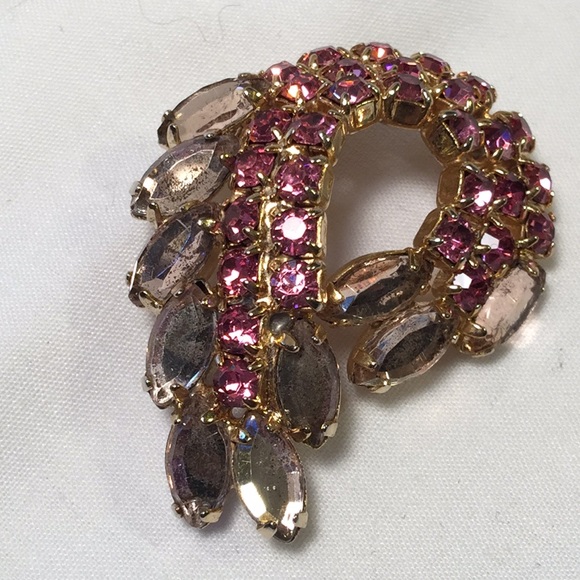 Vintage | Jewelry | Vintage Pink Rhinestone Brooch | Poshmark